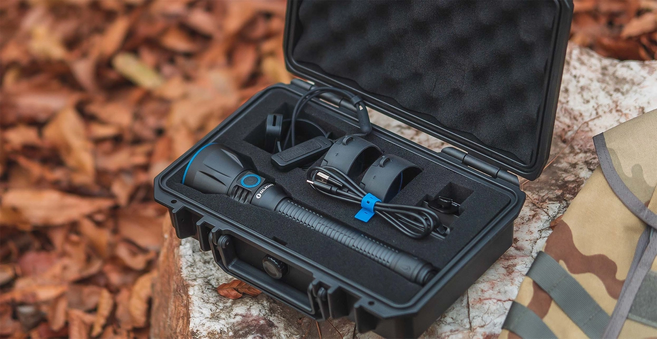 Javelot Turbo 2 Hunting Kit: 1.5km Thrower & Mount - Olight Australia