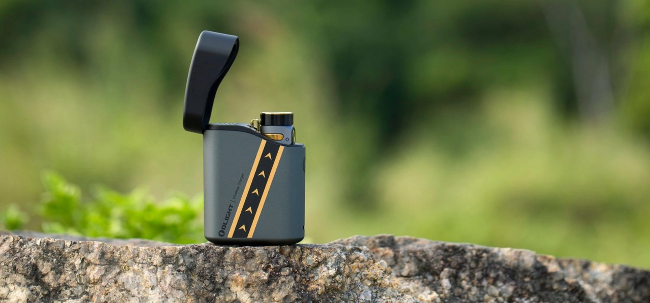 Olight Baton 4 Premium Edition - Rechargeable EDC Torch With Charging ...